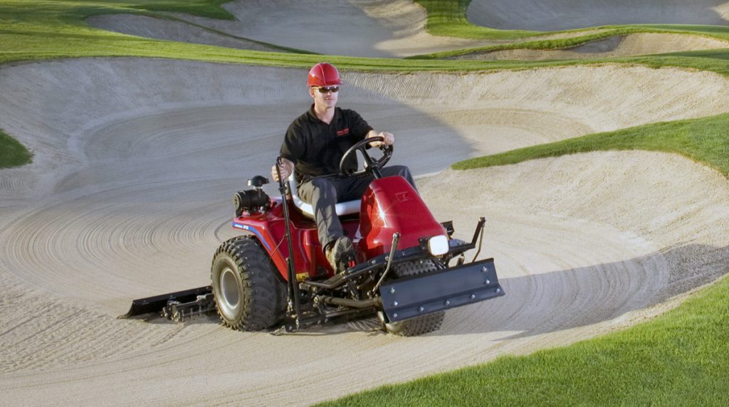 Baroness SP05 ride-on bunker rake – Cyril Johnston